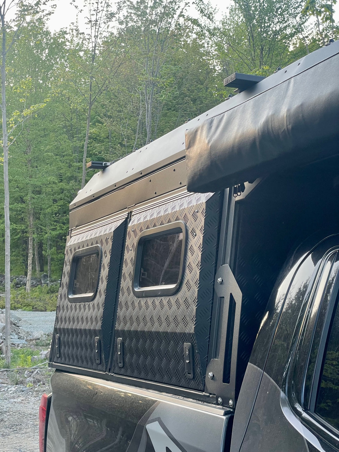 ALU-CABIN SIDE WINDOWS – OVERLAND CAMPERS QUEBEC